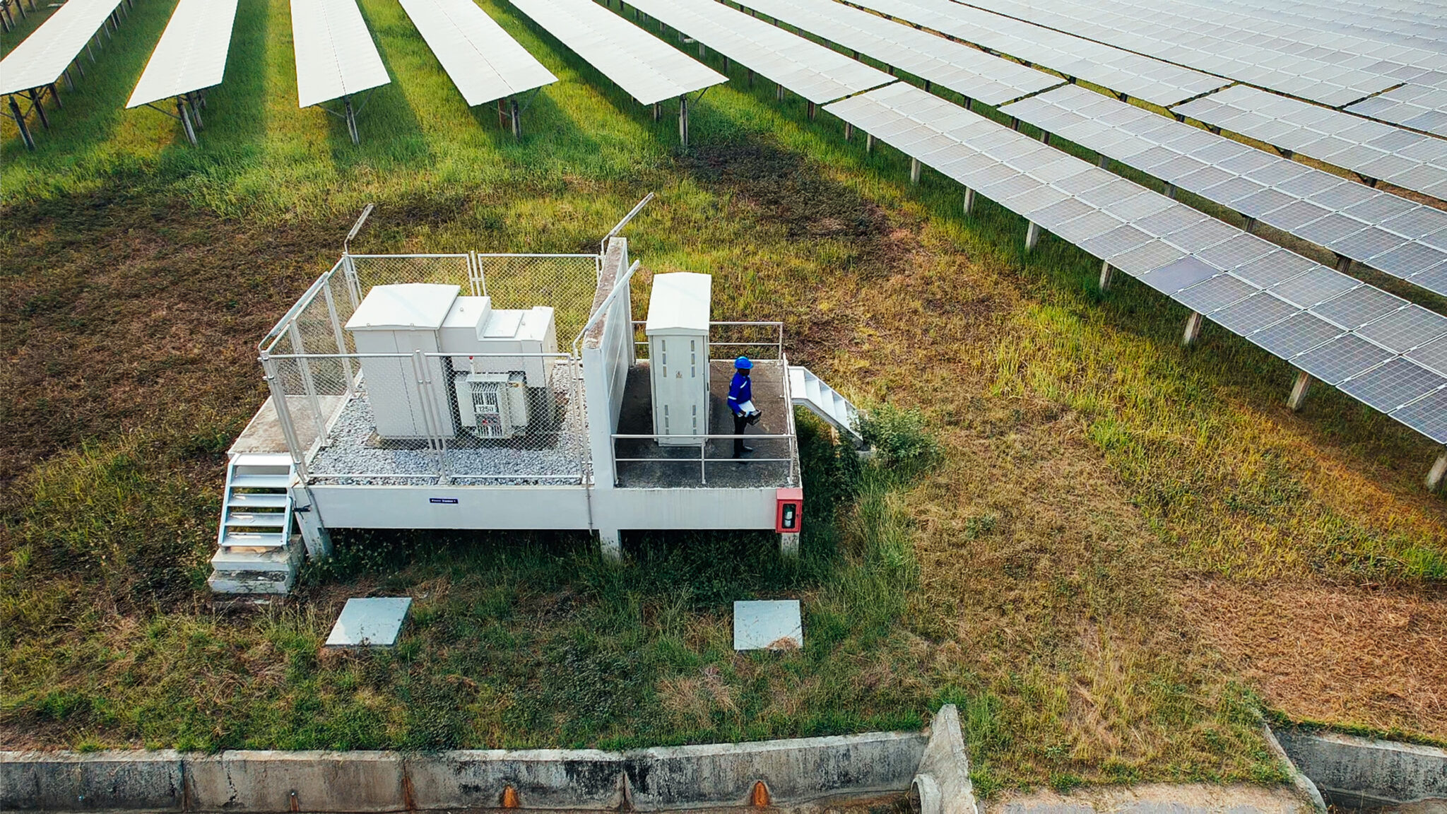 Solar vs Generator: The Pros and Cons for Home Energy - Stanton Solar